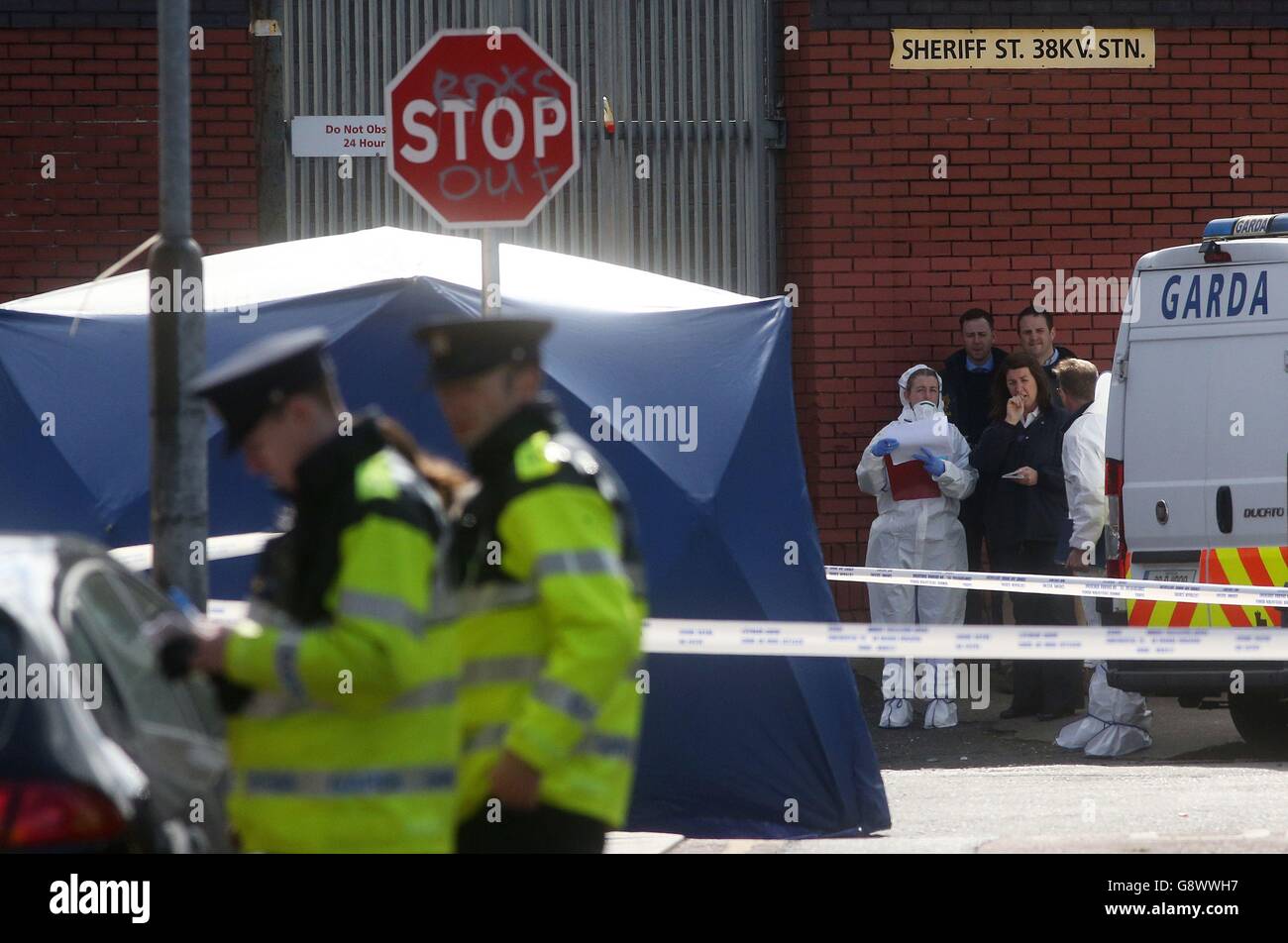 Fatal shooting outside pub - Dublin Stock Photo - Alamy