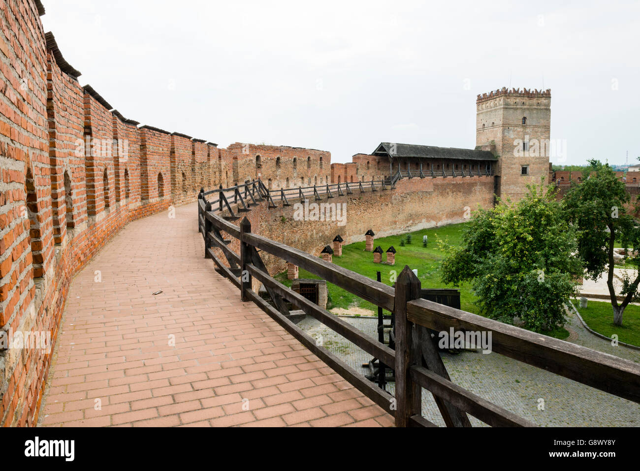 Medieval defence walls hi-res stock photography and images - Alamy