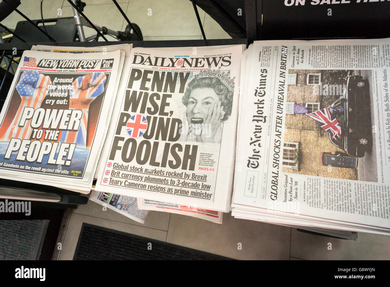 Brexit newspapers on newsstand hi-res stock photography and images - Alamy