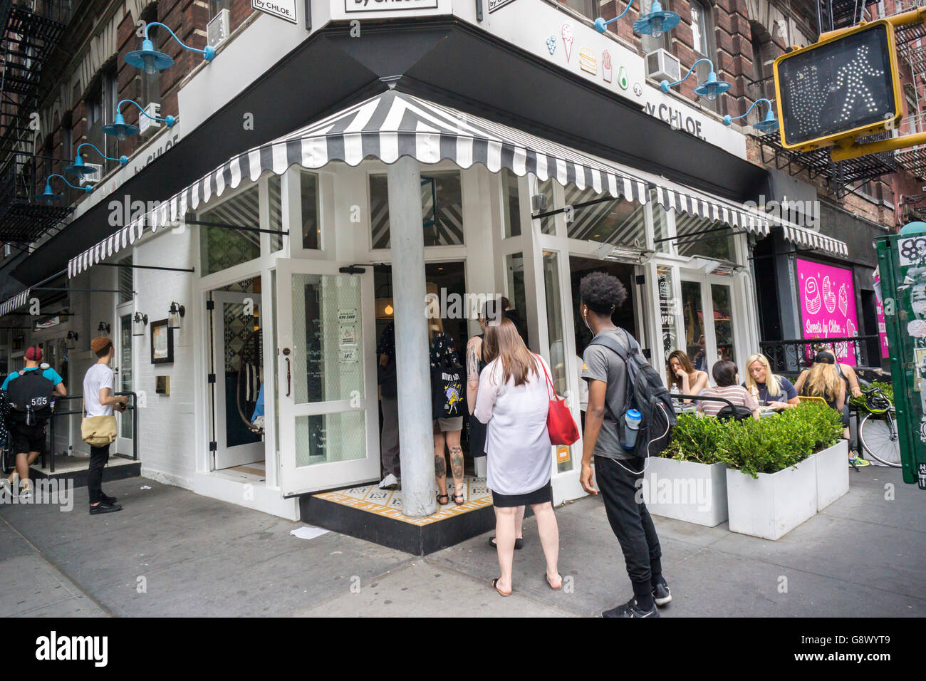 Millennials crowd the popular By Chloe vegan fast casual dining ...