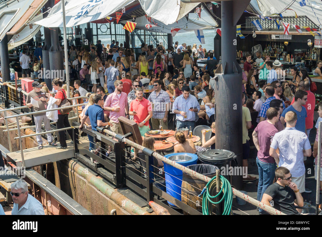 Pier 66 maritime hi-res stock photography and images - Alamy