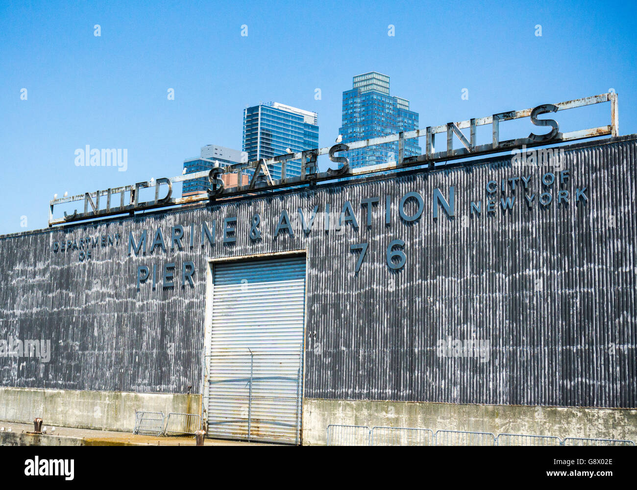 Docking signage hi-res stock photography and images - Alamy