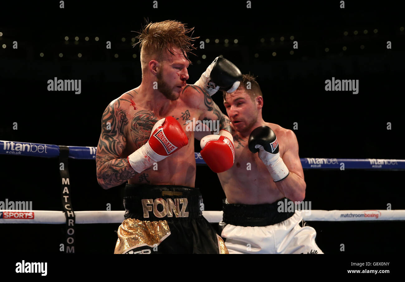 Featherweight bout first direct arena hi-res stock photography and ...