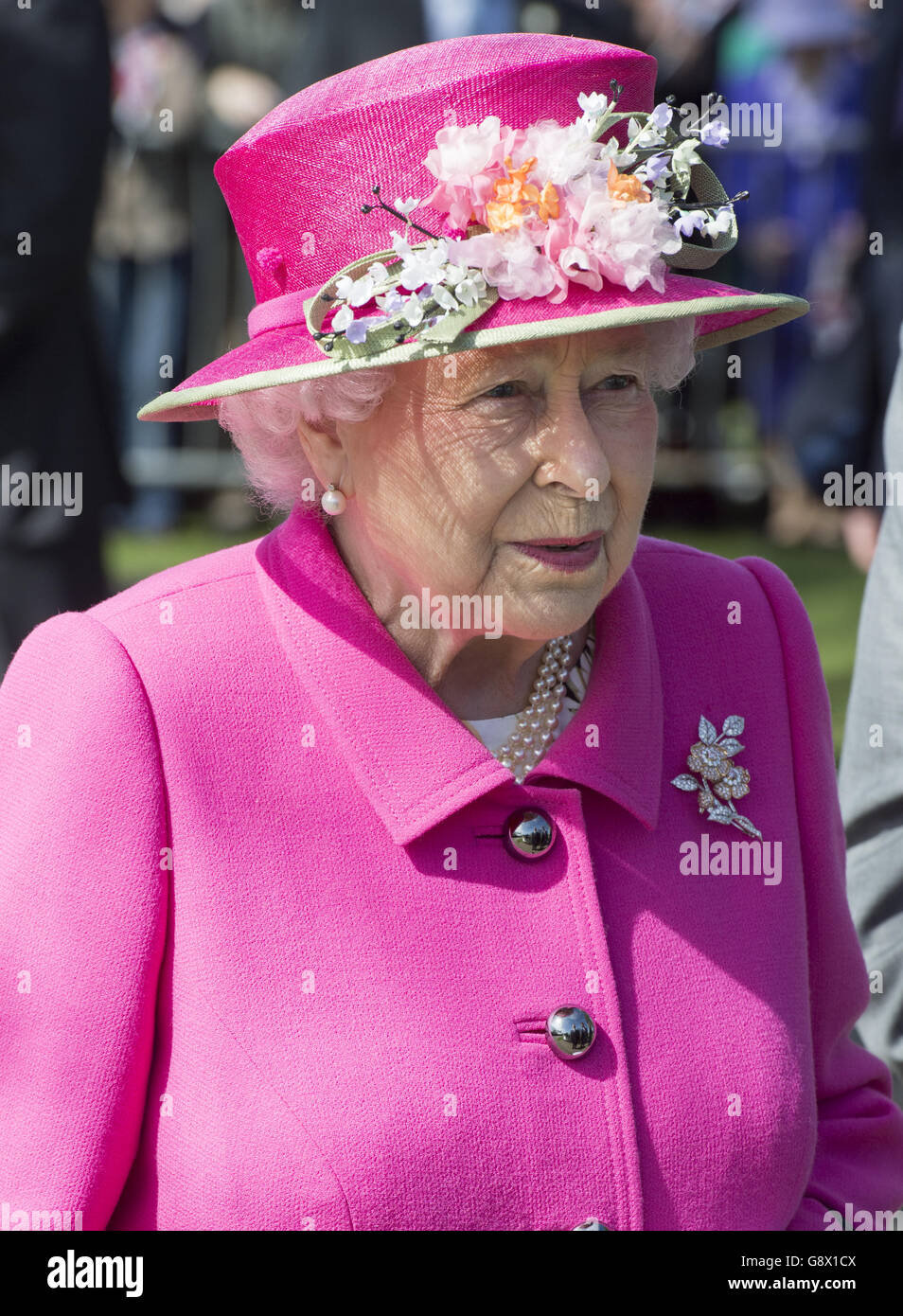 Queen elizabeth ii arrives officially open new bandstand alexandra ...