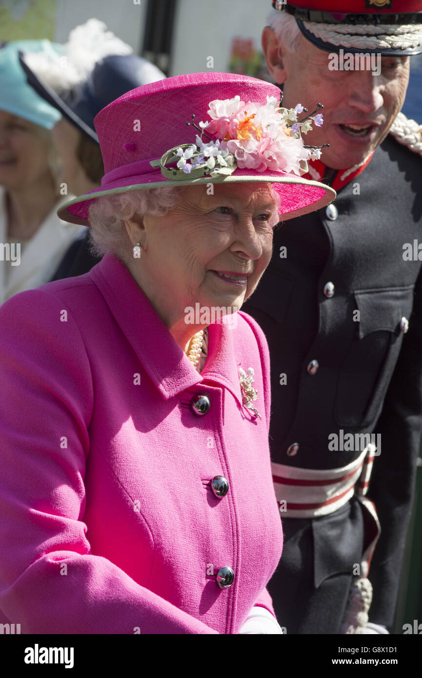 Queen Elizabeth II arrives to officially open the new bandstand at ...