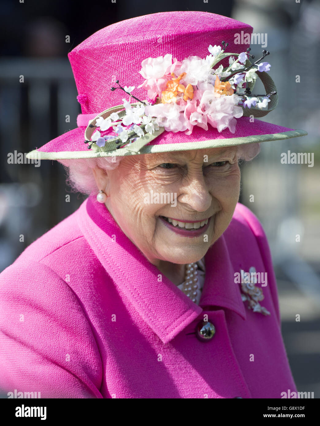 Queen elizabeth ii arrives officially open new bandstand alexandra ...