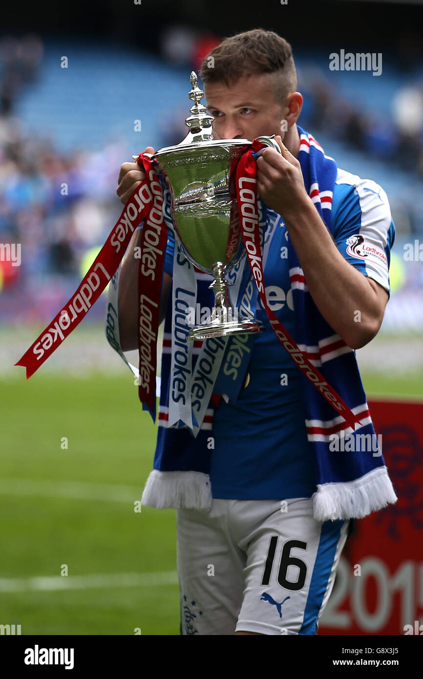 Rangers' Andy Halliday celebrates with the trophy during the Ladbrokes ...