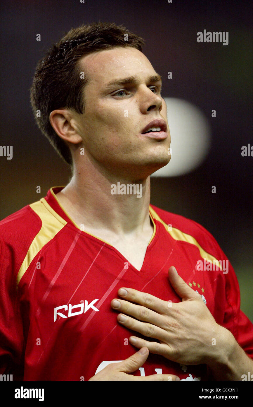 Steve finnan liverpool champions league hi-res stock photography and ...
