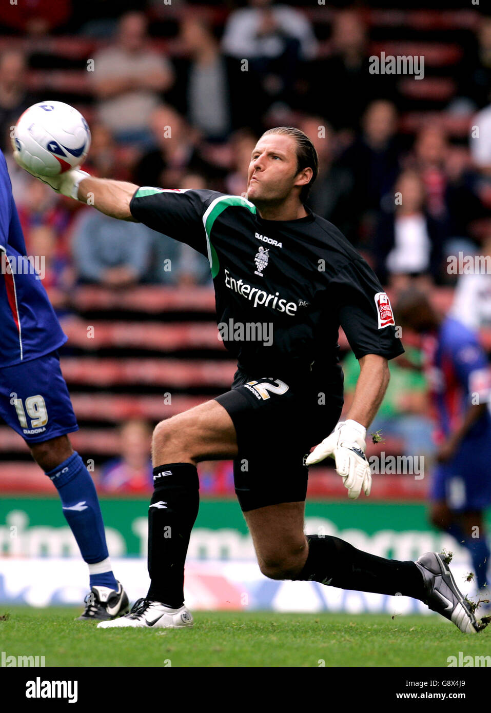 Preston north end goalkeeper carlo nash hi-res stock photography and ...