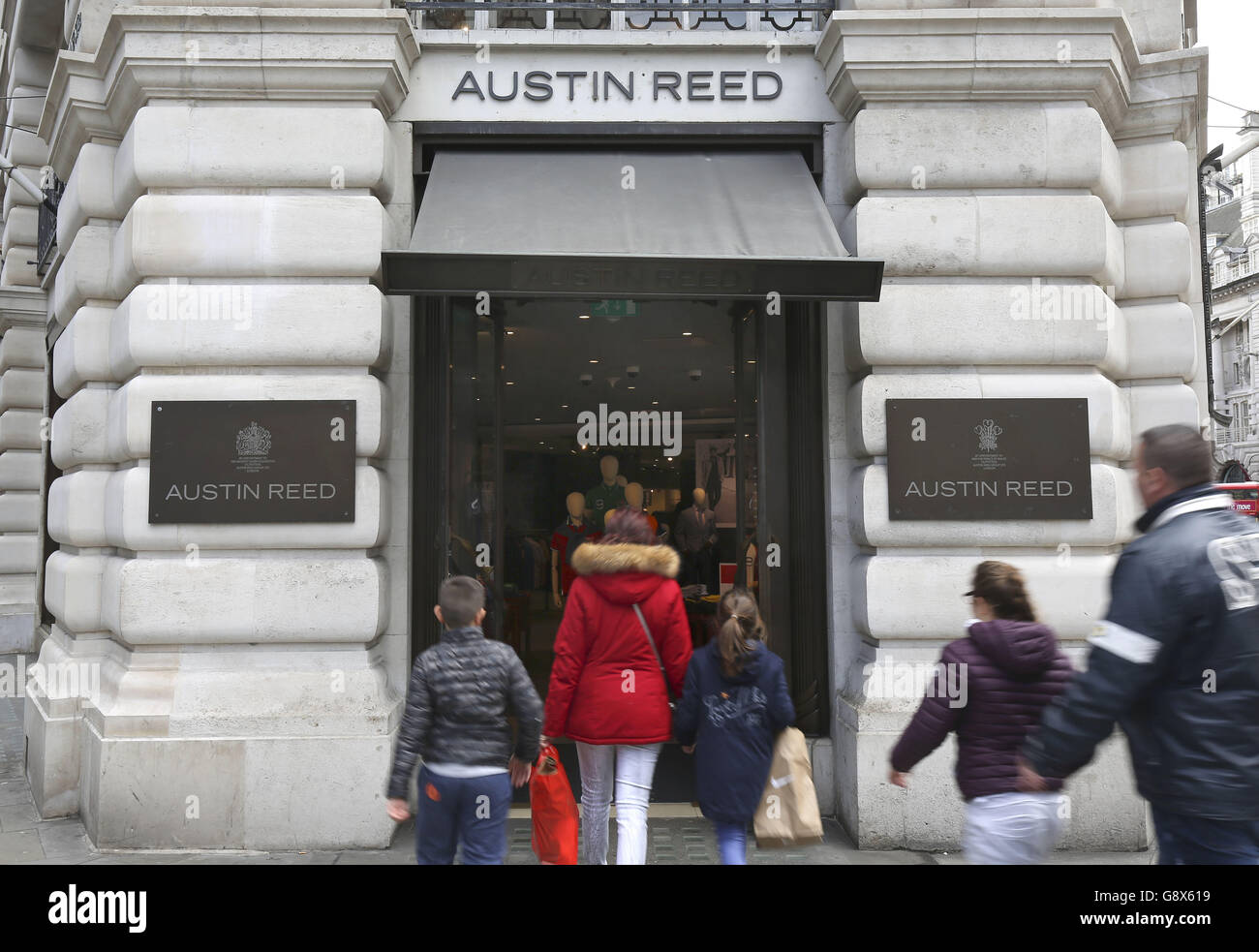 Austin reed hi-res stock photography and images - Alamy