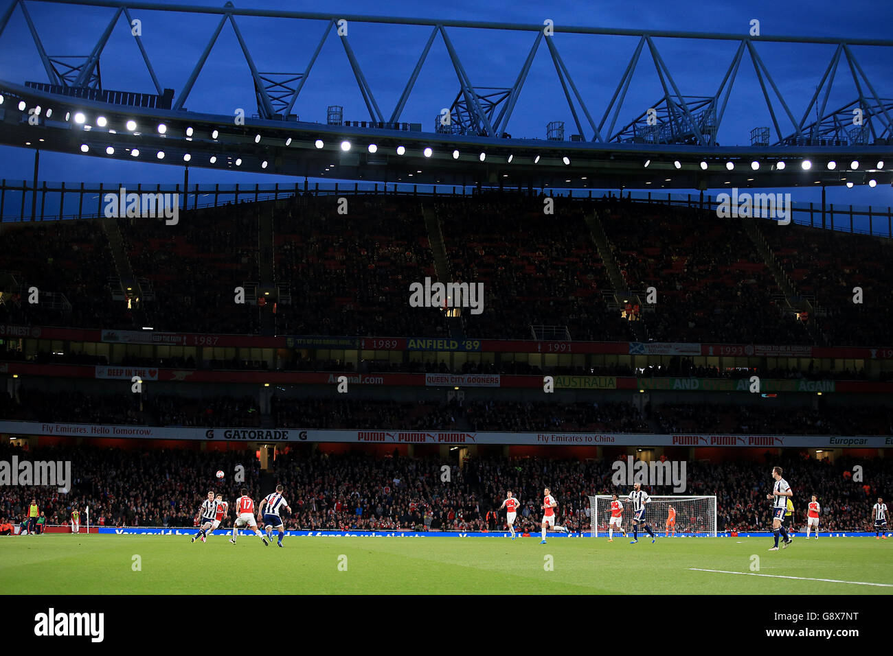 Football match action hi-res stock photography and images - Alamy
