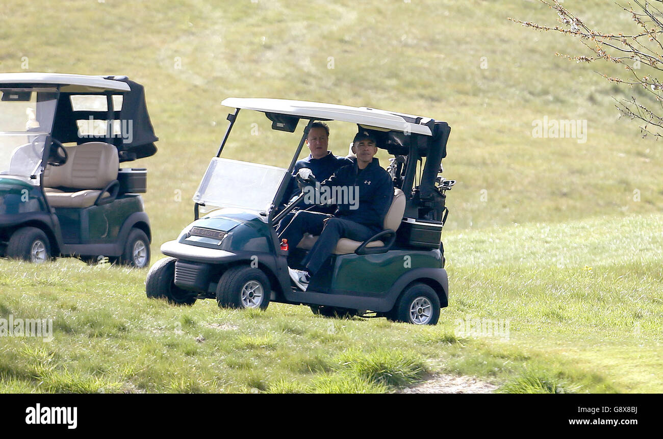 US President Barack Obama and Prime Minister David Cameron (left) play ...