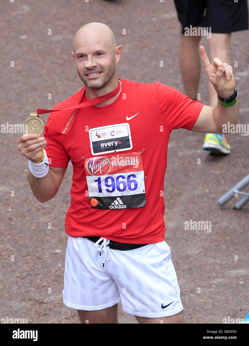 Danny mills athletics hi-res stock photography and images - Alamy