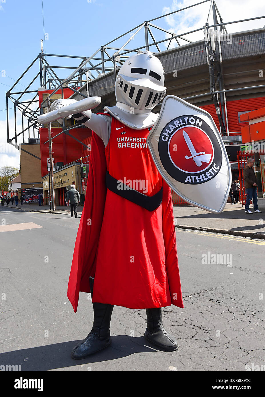 Brighton and hove albion mascot hi-res stock photography and images - Alamy