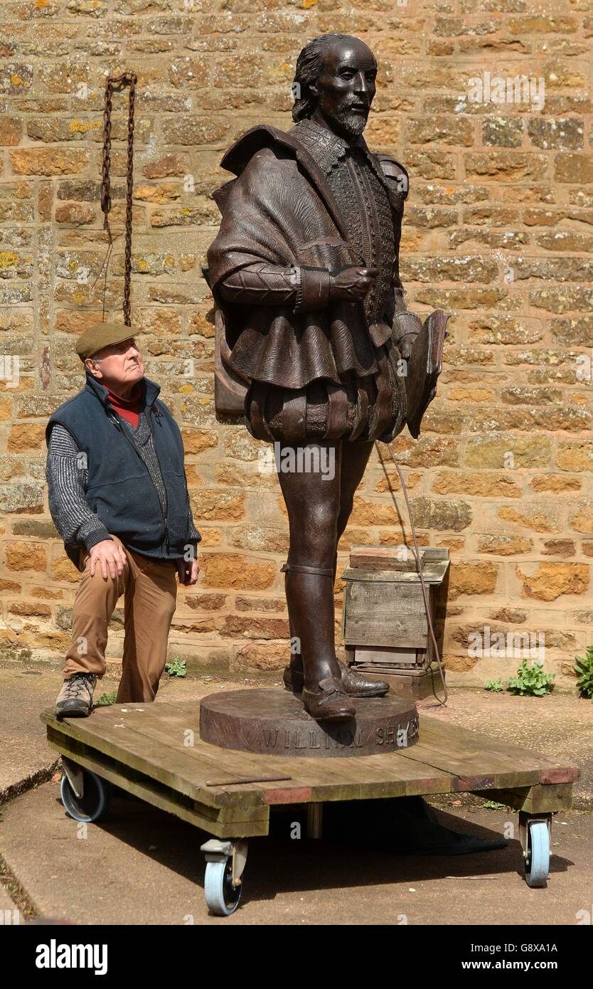 Sculptor James Butler with his bronze statue of William Shakespeare ...