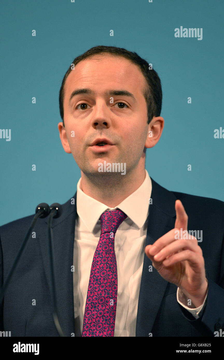James murray labour hi-res stock photography and images - Alamy
