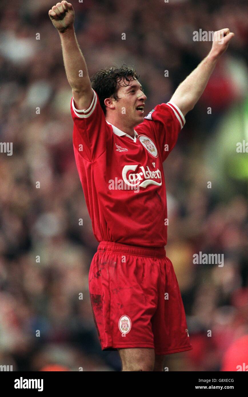 Robbie Fowler of Liverpool celebrates his equalising goal Stock Photo ...