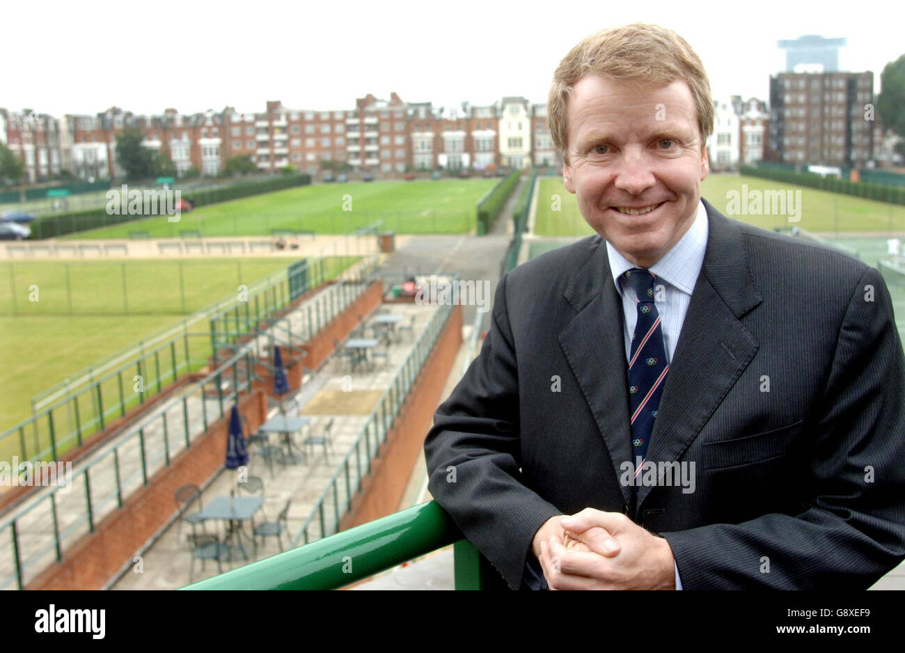Former olympic hurdler david hemery hi-res stock photography and images ...