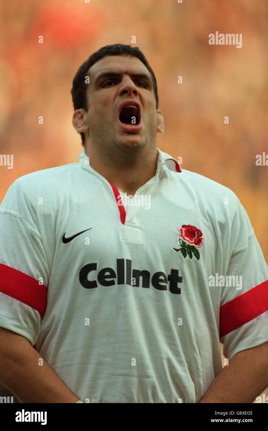Rugby Union - England v New Zealand. Martin Johnson of England sings the national anthem before ...