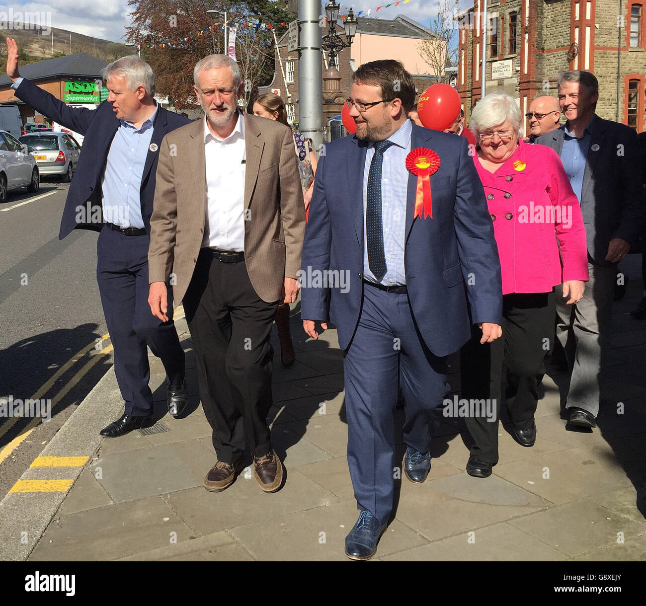 First Minister of Wales Carwyn Jones (left) and Labour party leader ...