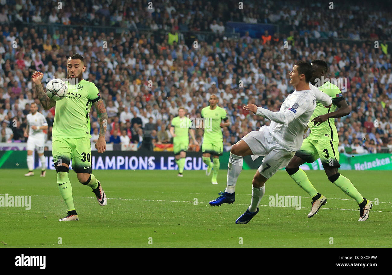Real madrid goal bernabeu hi-res stock photography and images - Alamy