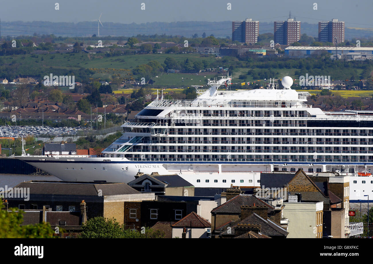 The Viking Sea cruise ship passes Gravesend in Kent on her way up the ...