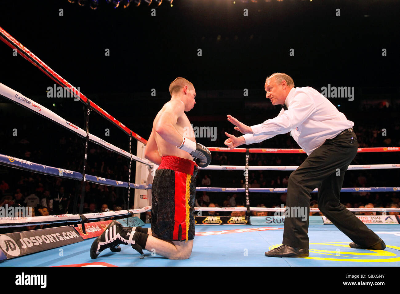 Boxing referees hi-res stock photography and images - Alamy