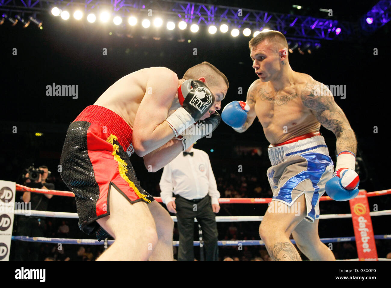 Martin Murray (right) and Cedric Spera during the Super-Middleweight ...