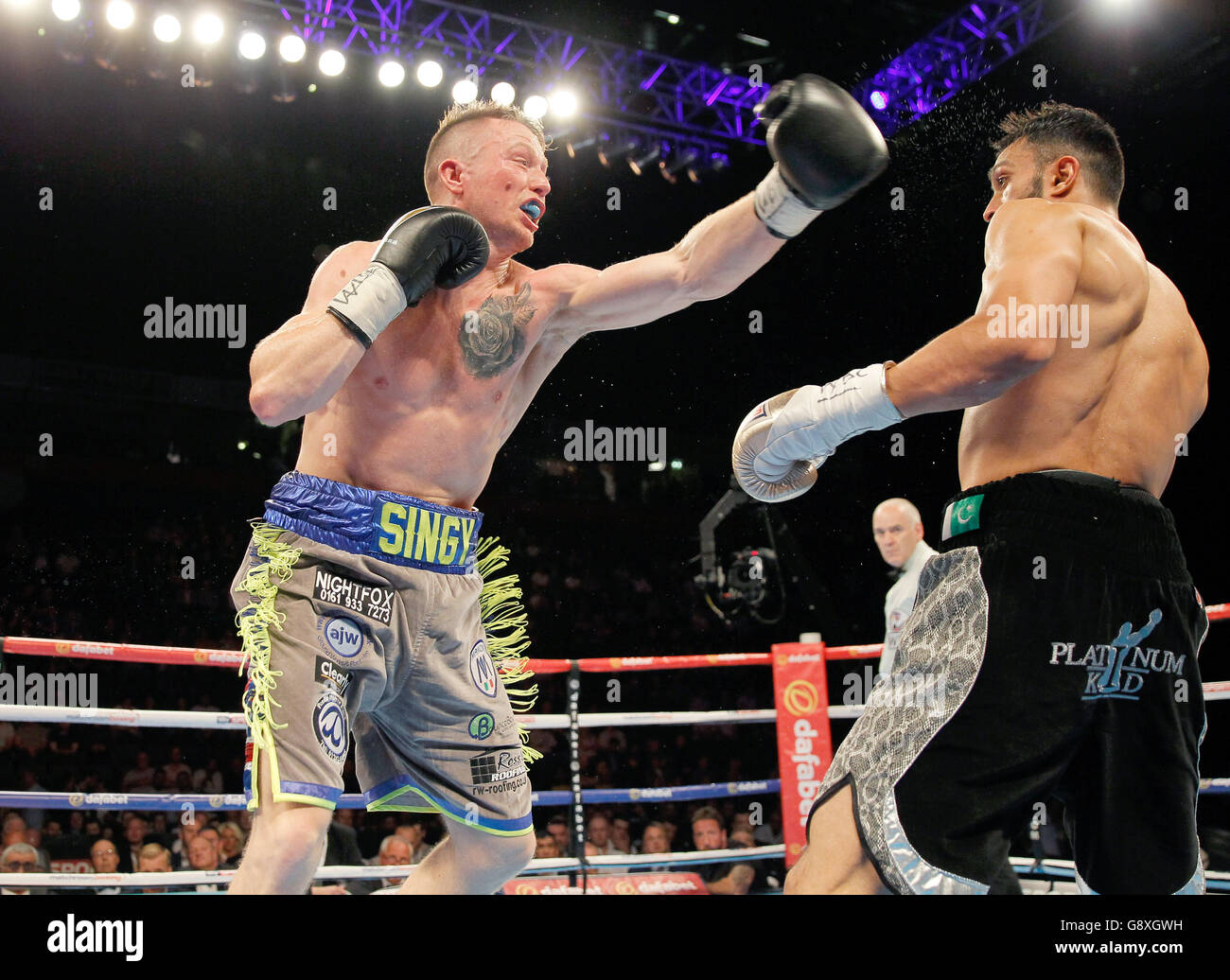 Shayne Singleton (left) and Adil Anwar during the WBC International ...