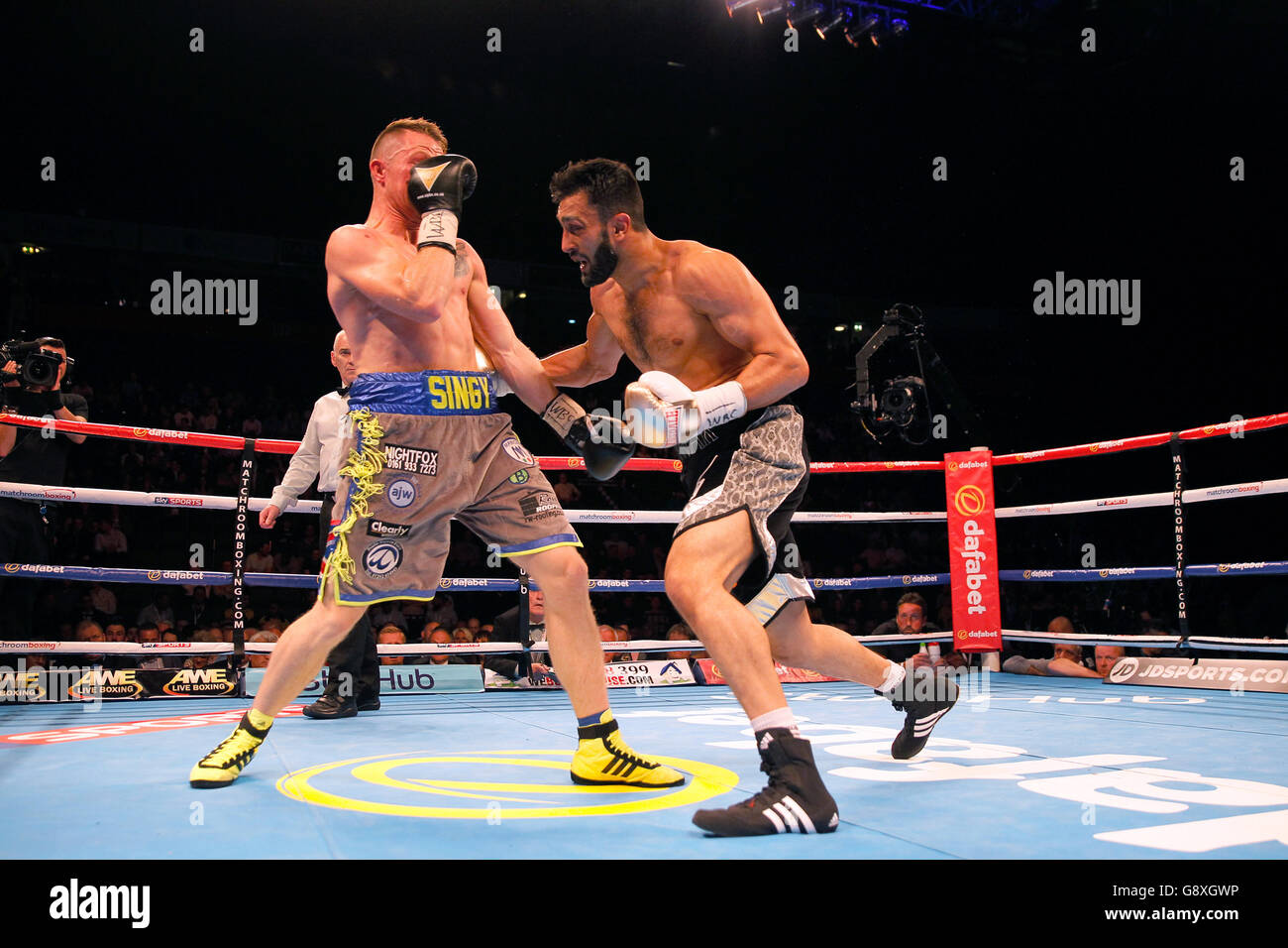 Shayne Singleton (left) and Adil Anwar during the WBC International ...
