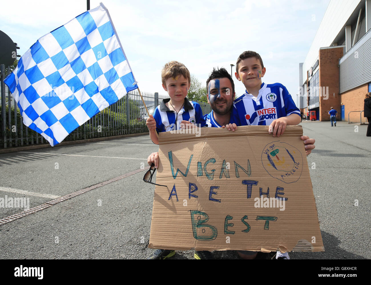 Wigan athletic supporters hi-res stock photography and images - Alamy