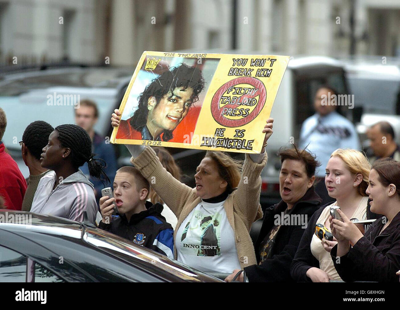 Michael jackson outside hotel hi-res stock photography and images - Alamy