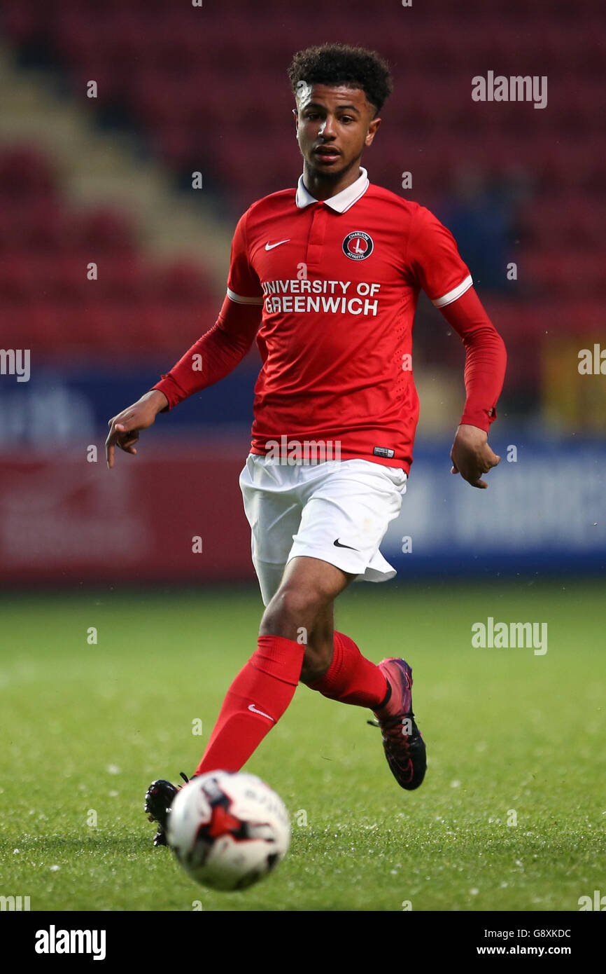 Charlton athletics sulaiman bah hi-res stock photography and images - Alamy