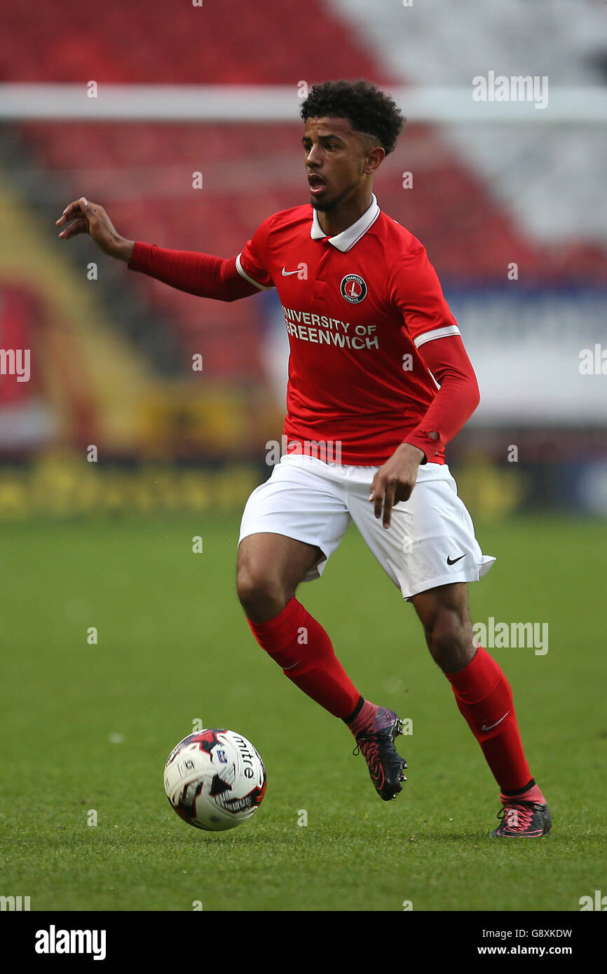 Charlton athletics sulaiman bah hi-res stock photography and images - Alamy