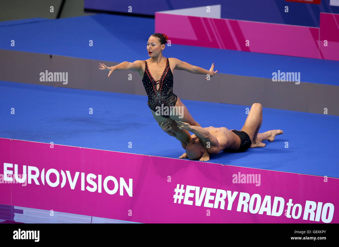 France's Chloe Kautzmann and Benoit Beaufils compete in the ...