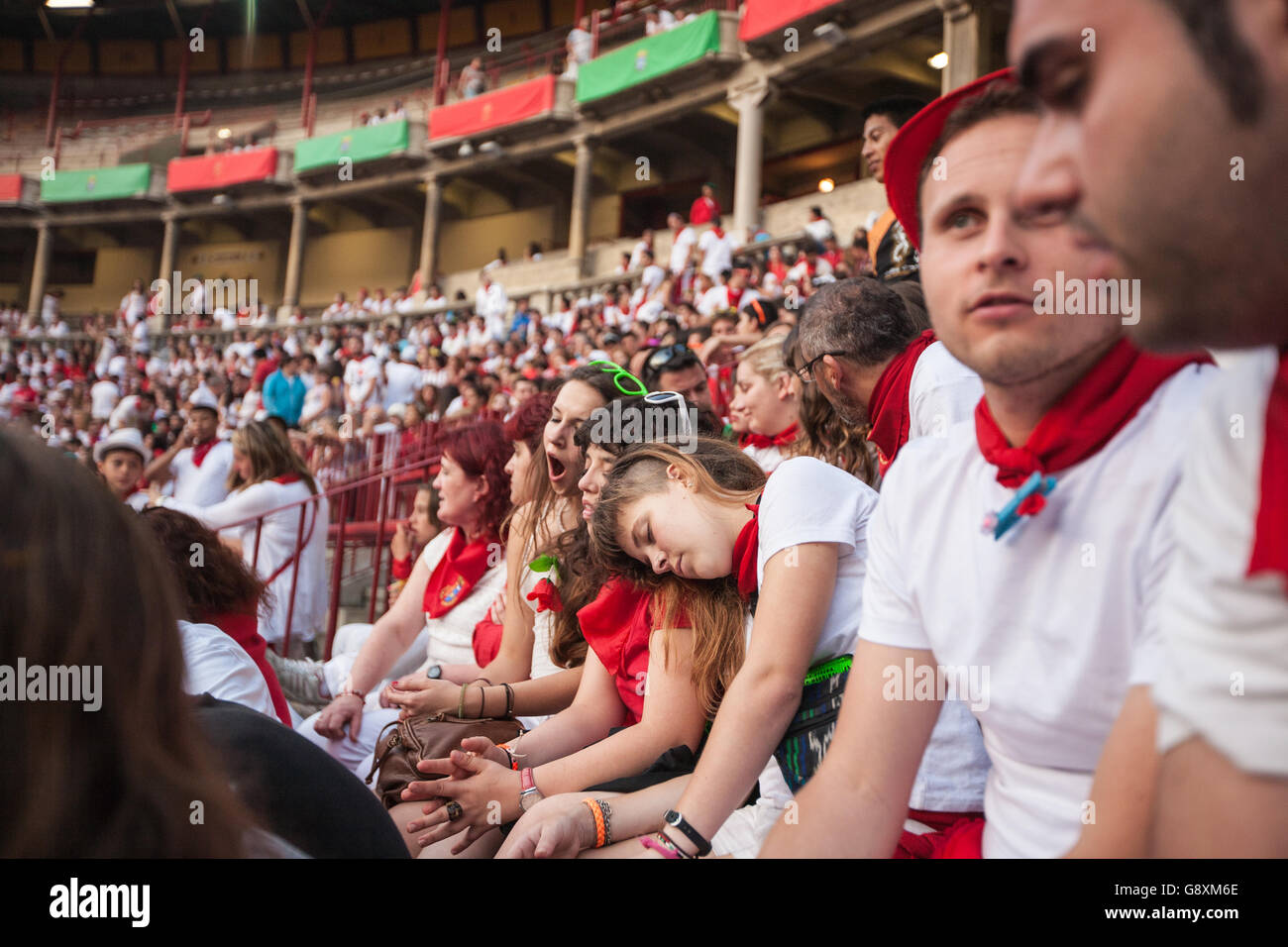 Crowds in bullring some tired hi-res stock photography and images - Alamy