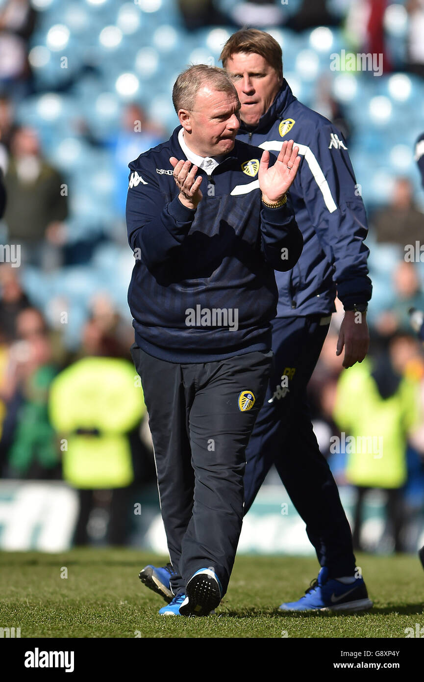 Leeds uniteds steve evans applauds the fans after the match hi-res ...