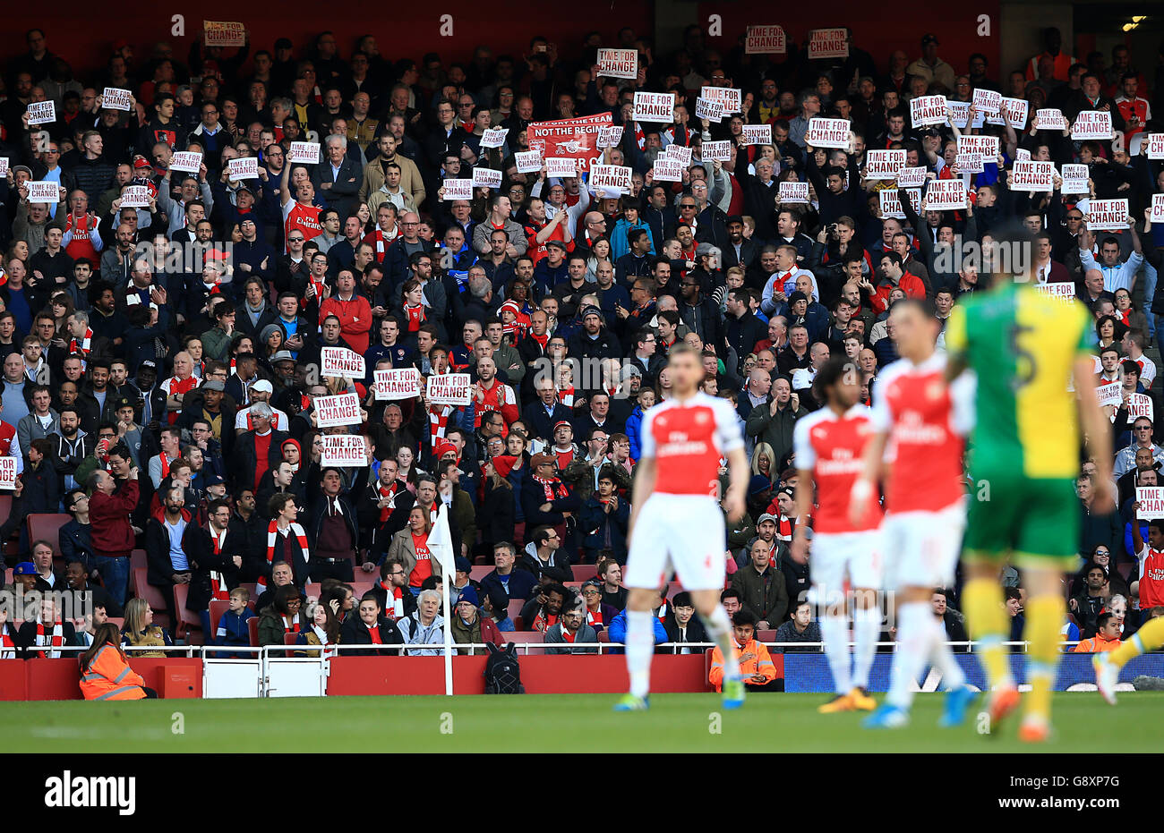 Arsenal fans in stands holding hi-res stock photography and images - Alamy