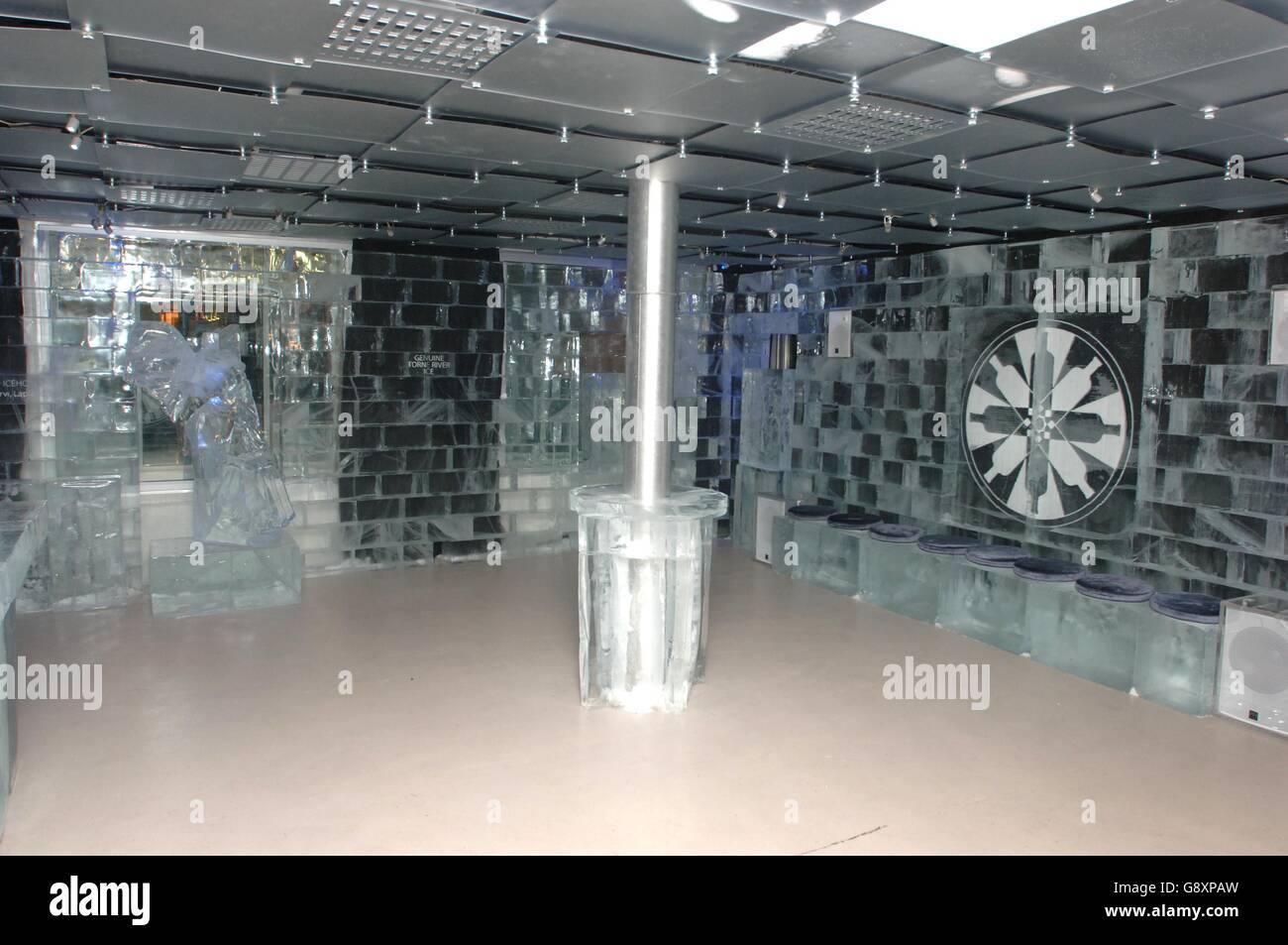 The Absolut Ice Bar, the UK's first icebar where temperatures are kept ...