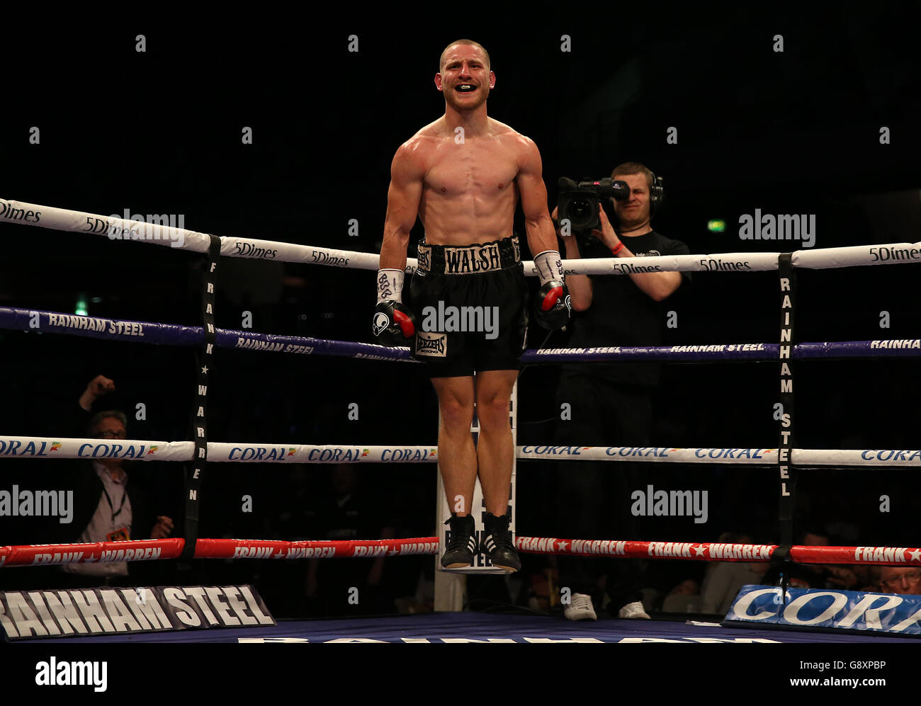 Ryan Walsh celebrates victory over and James Tennyson during the ...