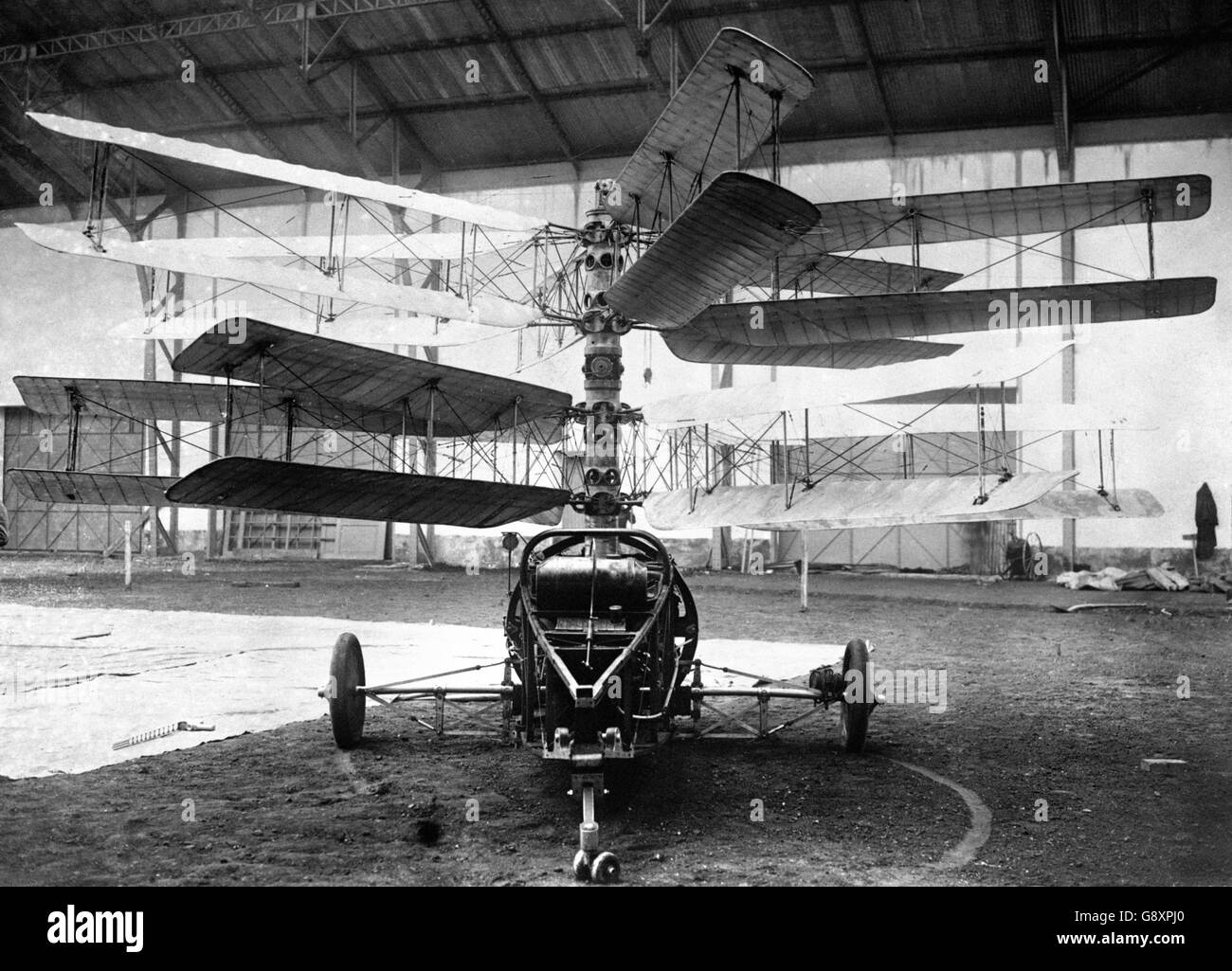 Pescara helicopter hi-res stock photography and images - Alamy
