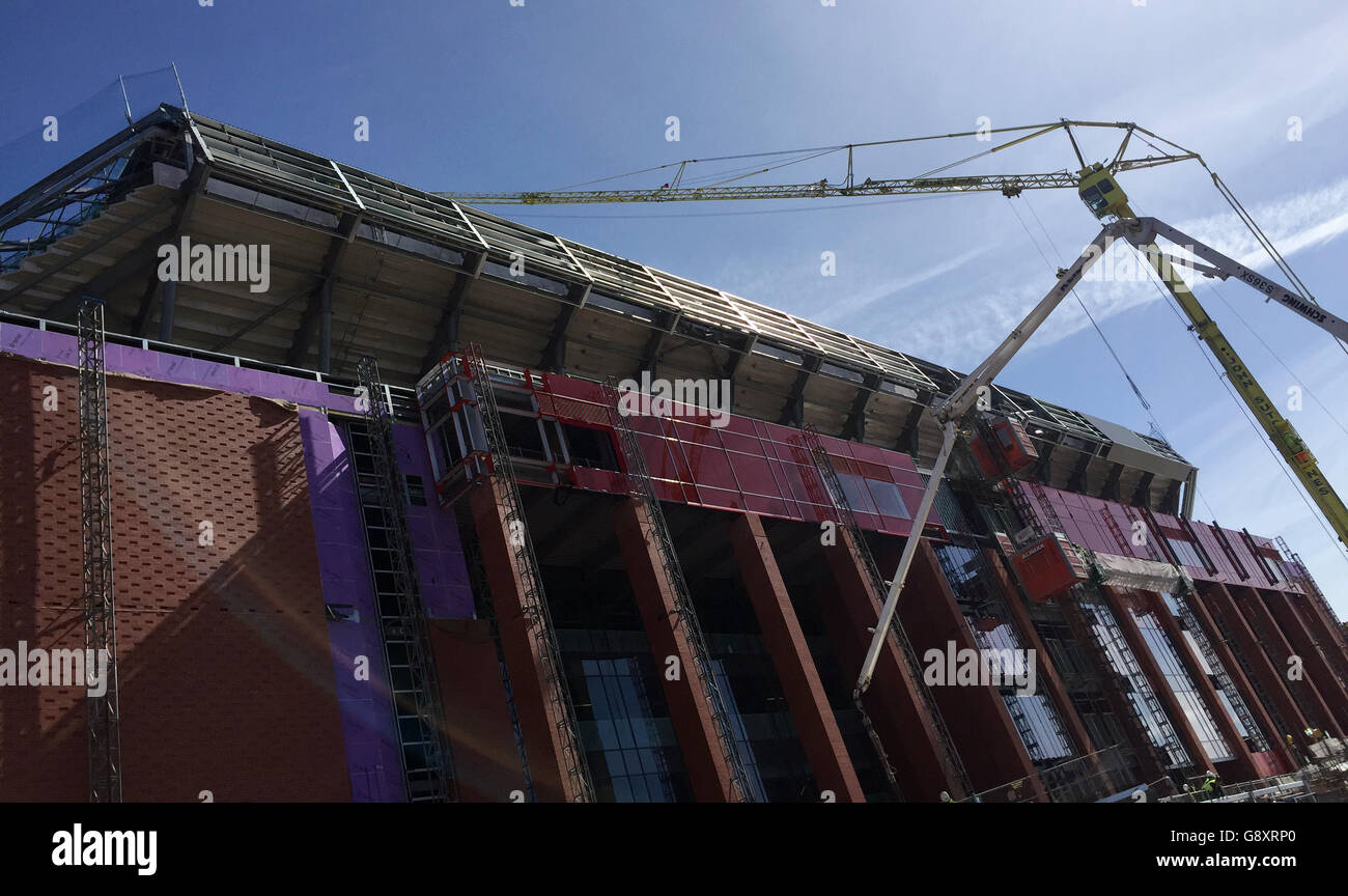 Liverpool main stand development hi-res stock photography and images ...