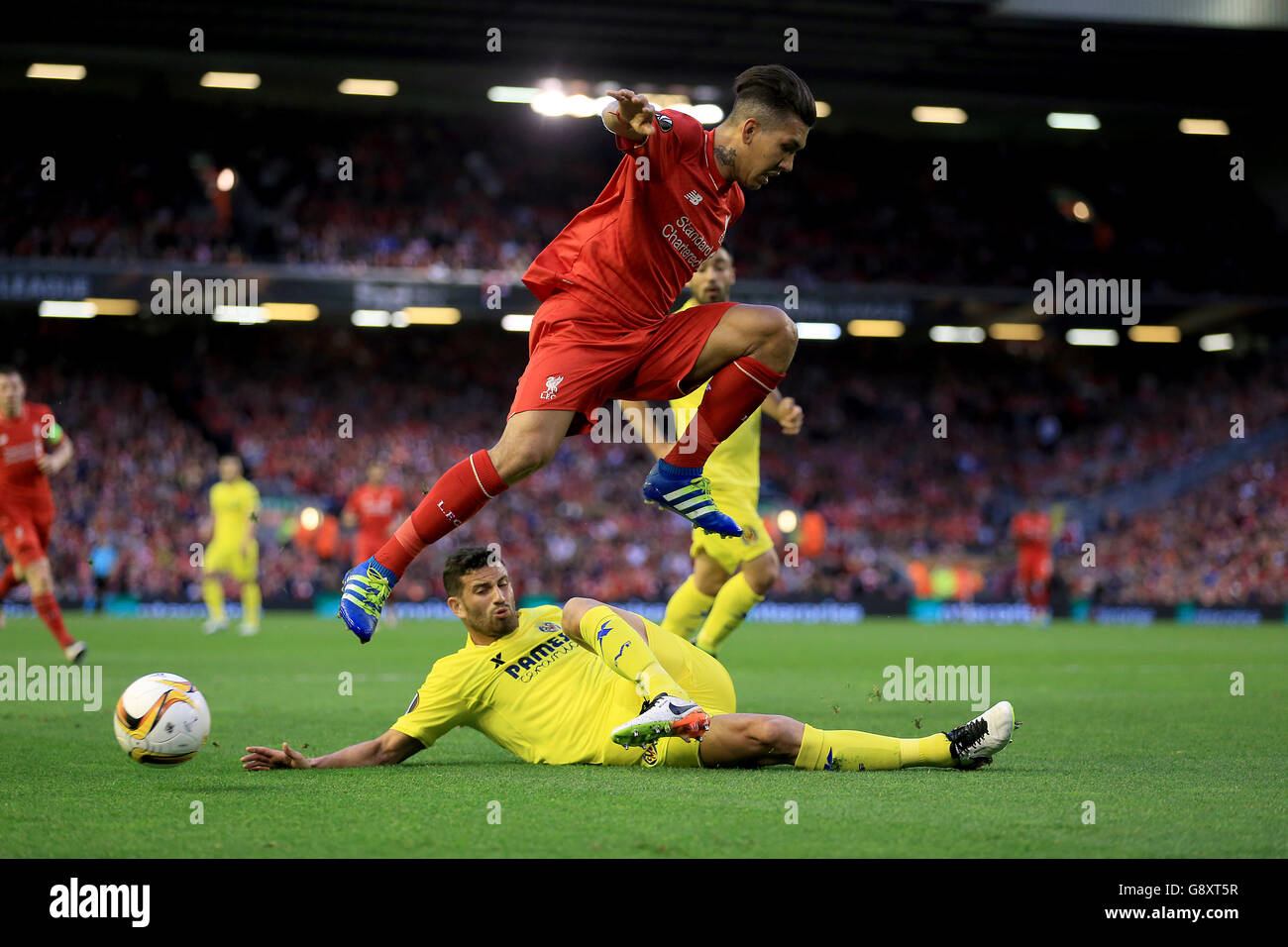 Liverpool's Roberto Firmino (top) and Villareal's Mateo Musacchio ...