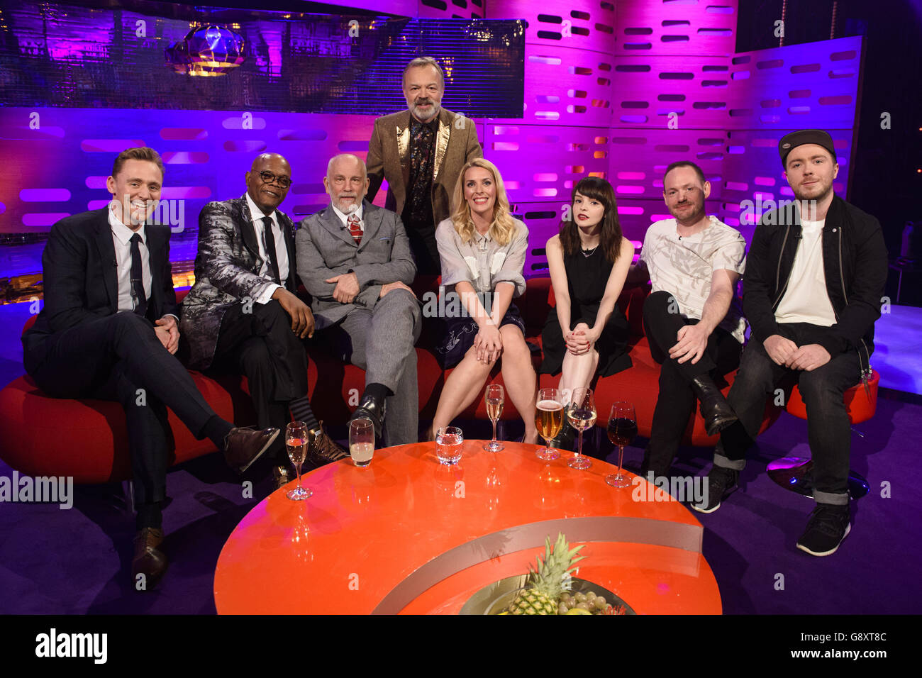 Samuel l jackson and tom hiddleston hi-res stock photography and images ...