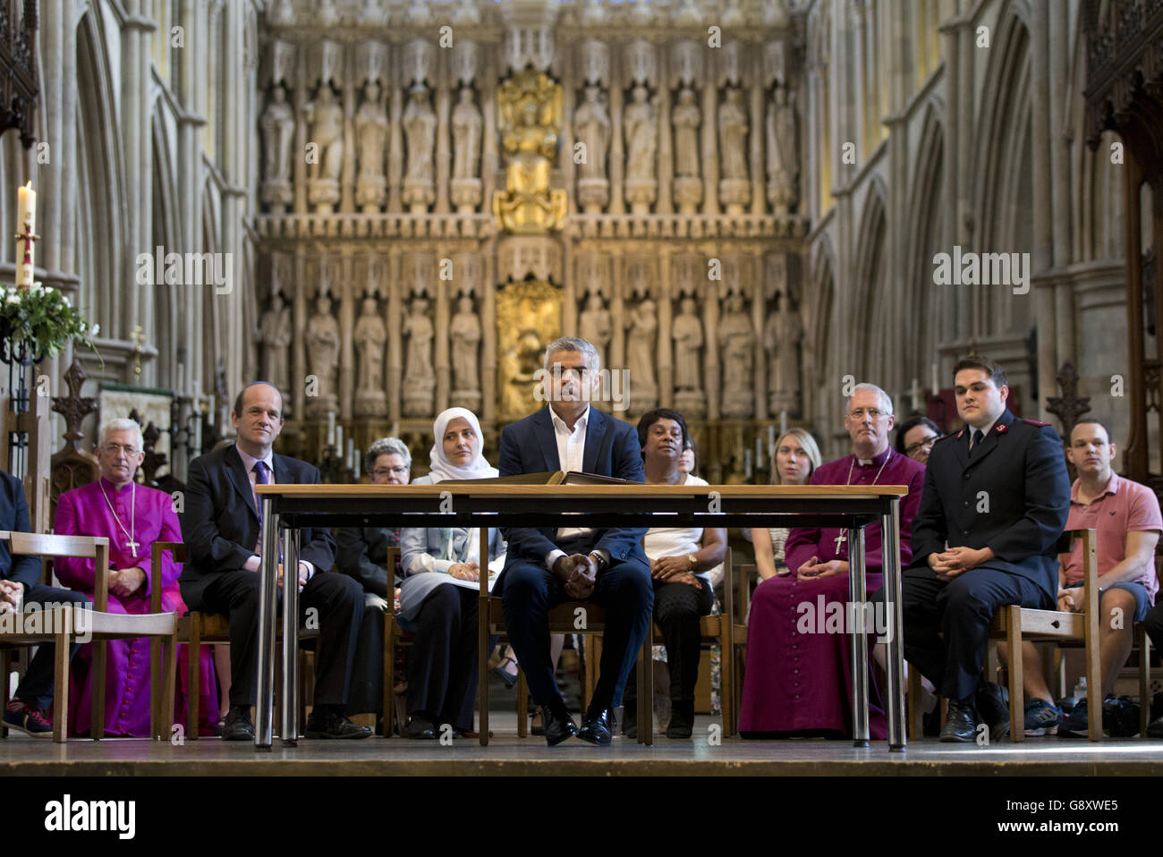 Mayor of London signing ceremony Stock Photo - Alamy