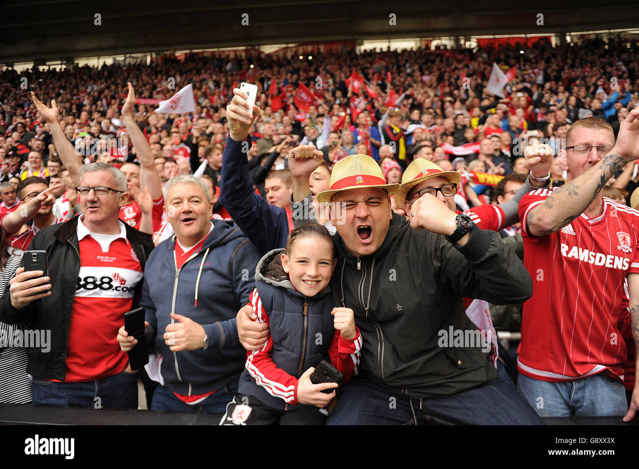 Middlesbrough fans celebrate hi-res stock photography and images - Alamy