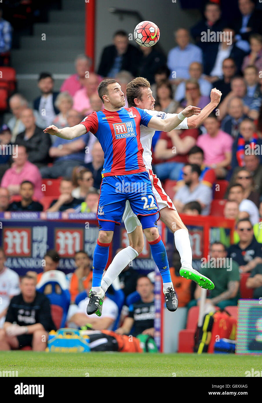 Crystal Palace's Jordon Mutch and Stoke City's Peter Crouch (right ...