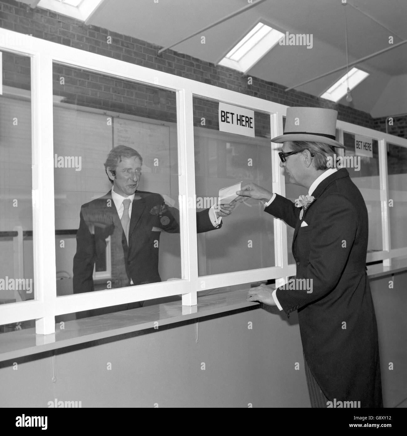 Ascot shop hi-res stock photography and images - Alamy