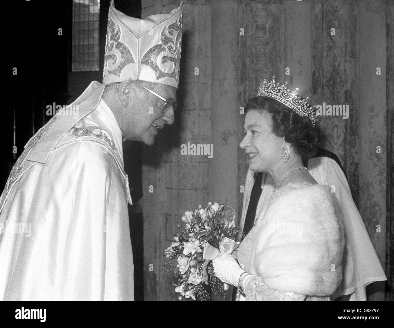 Dr Robert Runcie and Queen Elizabeth II - Round Church at the Temple ...