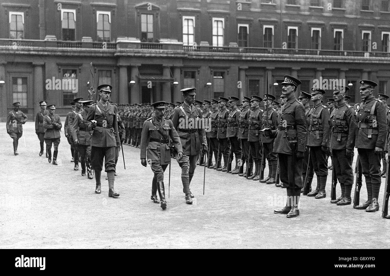 Scots guards Black and White Stock Photos & Images - Alamy